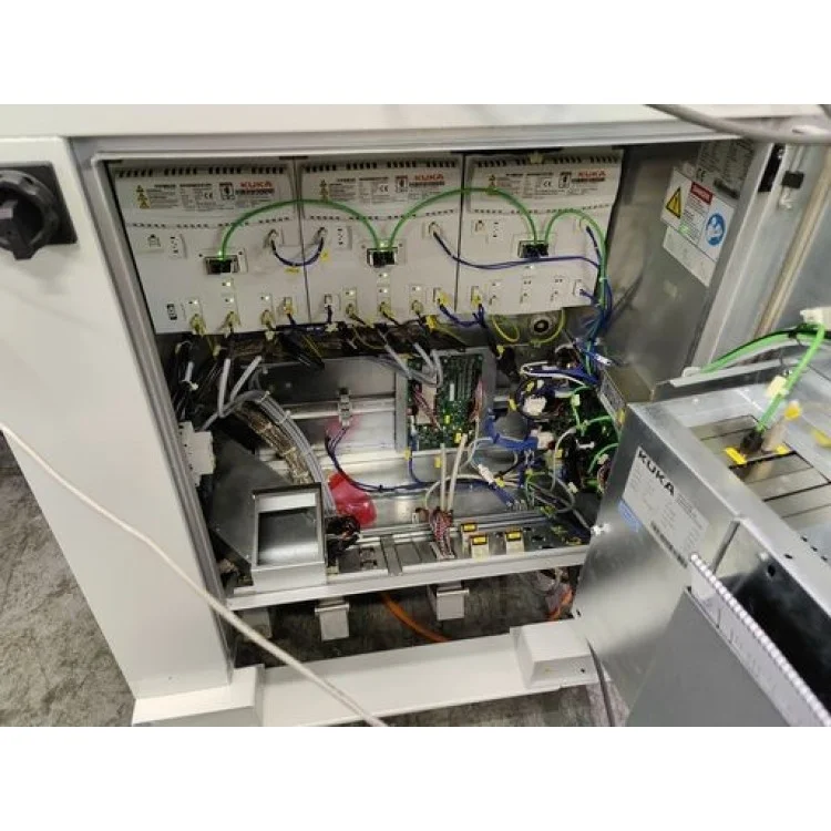 KUKA KR210 R2700 with KRC4 controller - KUKA QUANTEC