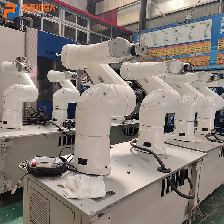 Staubli TX90 Loading and unloading robot - Staubli TX90