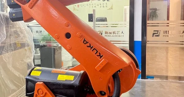 KUKA robot KR180 R2900 Handling Robot - KR180