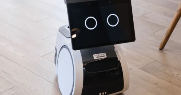 Amazon Astro, Household Robot for Home Monitoring, with Alexa - Astro