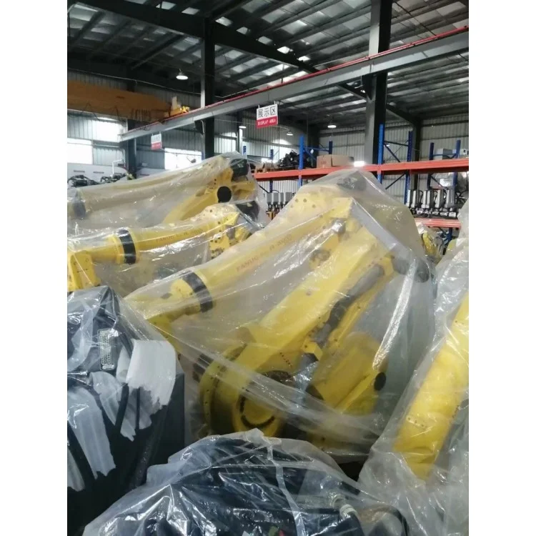 Fanuc R-2000iB/210F Industrial Robot - Fanuc R-2000iB/210F